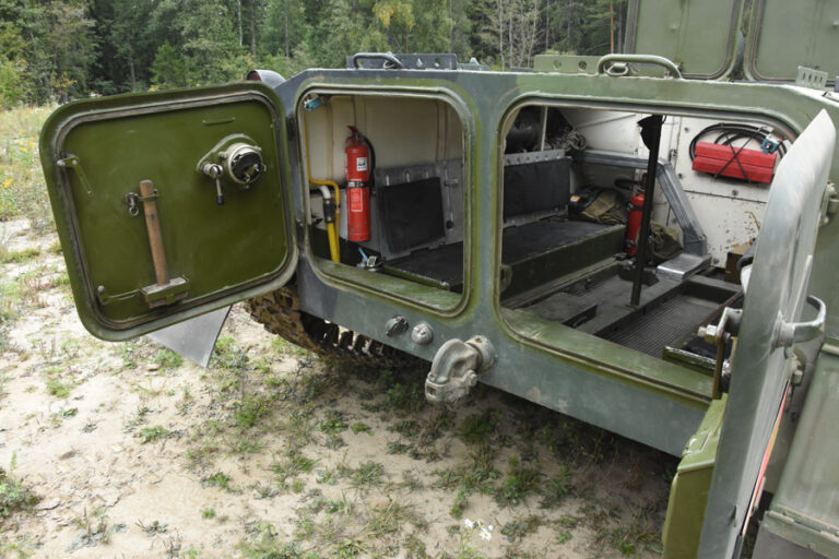 Ällitällistä on moneksi – tällainen on Ukrainan sodassakin nähty MT-LB ...