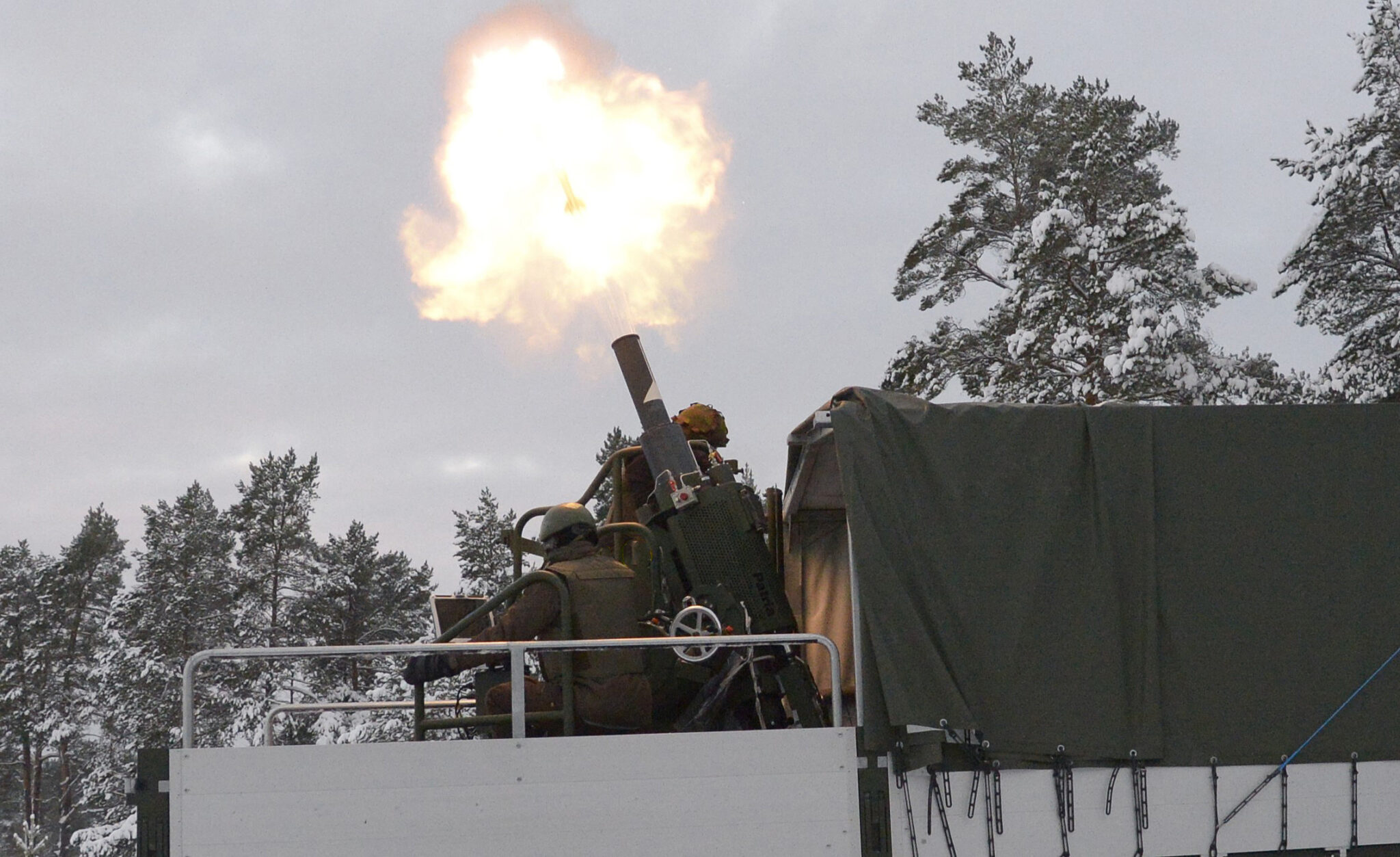 Puolustusvoimat tilaa tukipalveluita Patrialta ja Insta Groupilta – merkittävä työllistävä ...
