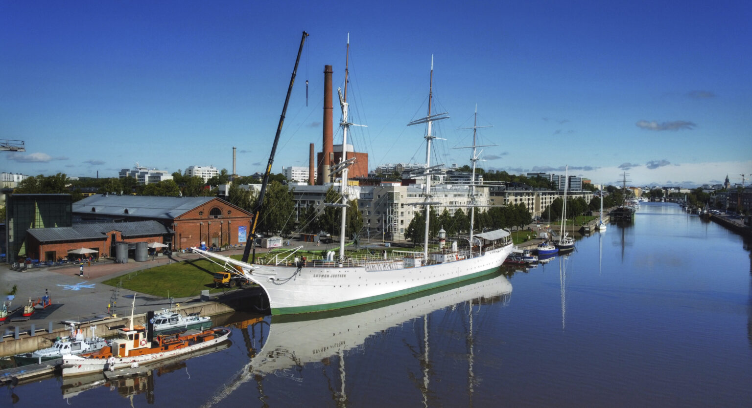 Forum Marinum sukeltaa syvälle meren ja Merivoimien syövereihin ...